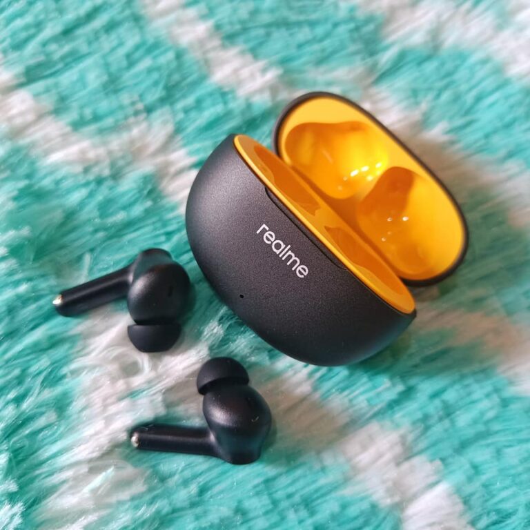 realme Buds T100: A commuter’s best bud with noise cancellation, 28hrs ...