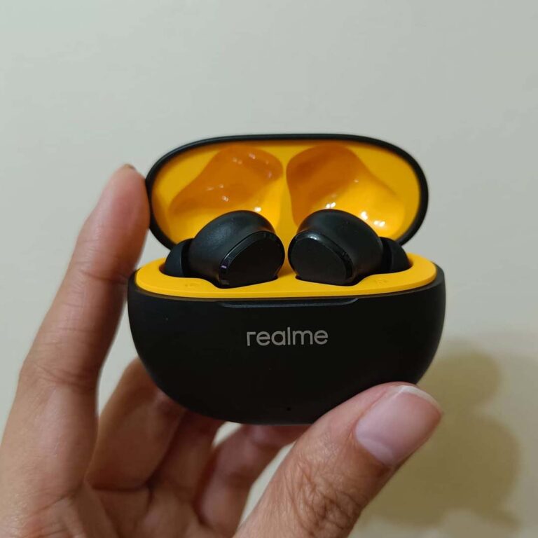 realme Buds T100: A commuter’s best bud with noise cancellation, 28hrs ...