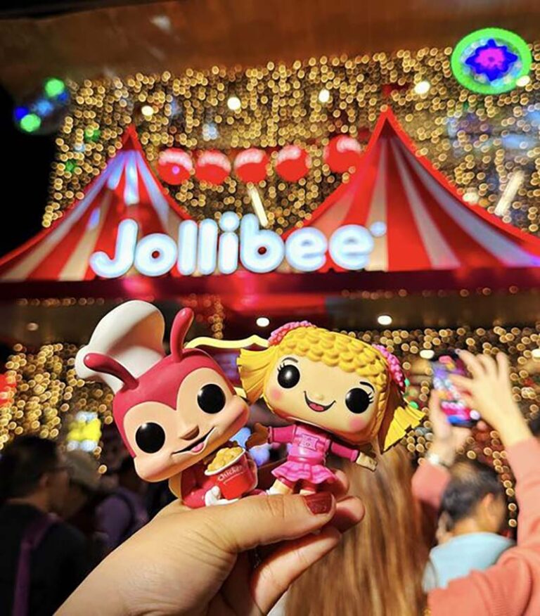 IN PHOTOS: Jollibee lights up the Philippines with Joyful Christmas ...